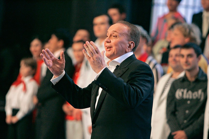 KVN boshlovchisi Aleksandr Maslyakov 75 yoshda (fotojamlanma)