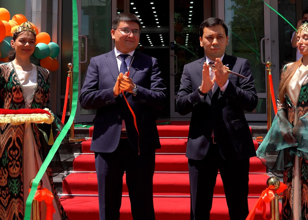 Hayot Bank Тошкентда янги банк хизматлари марказини очди