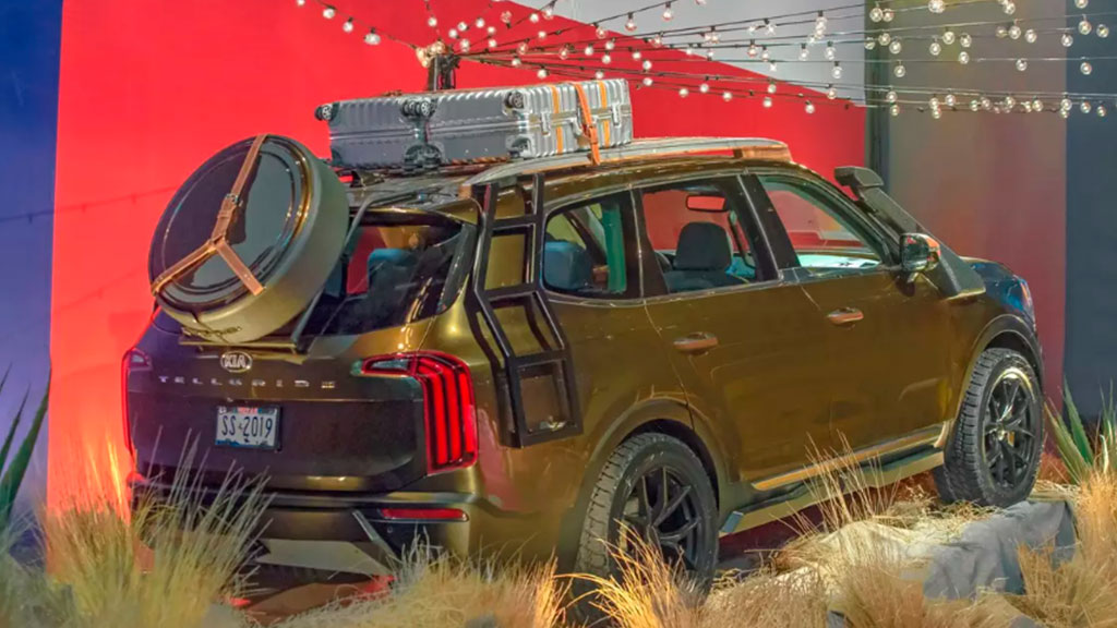 Kia’ning yangi 8 o‘rindiqli krossoveri modalar namoyishida “debyut qildi”