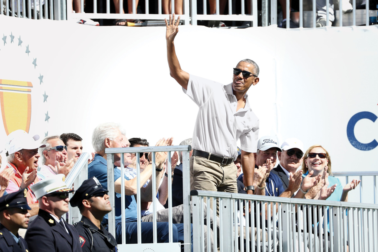 Barak Obama ommaviy siyosatdan chetlashdi, aksariyat uning qaytishini ...