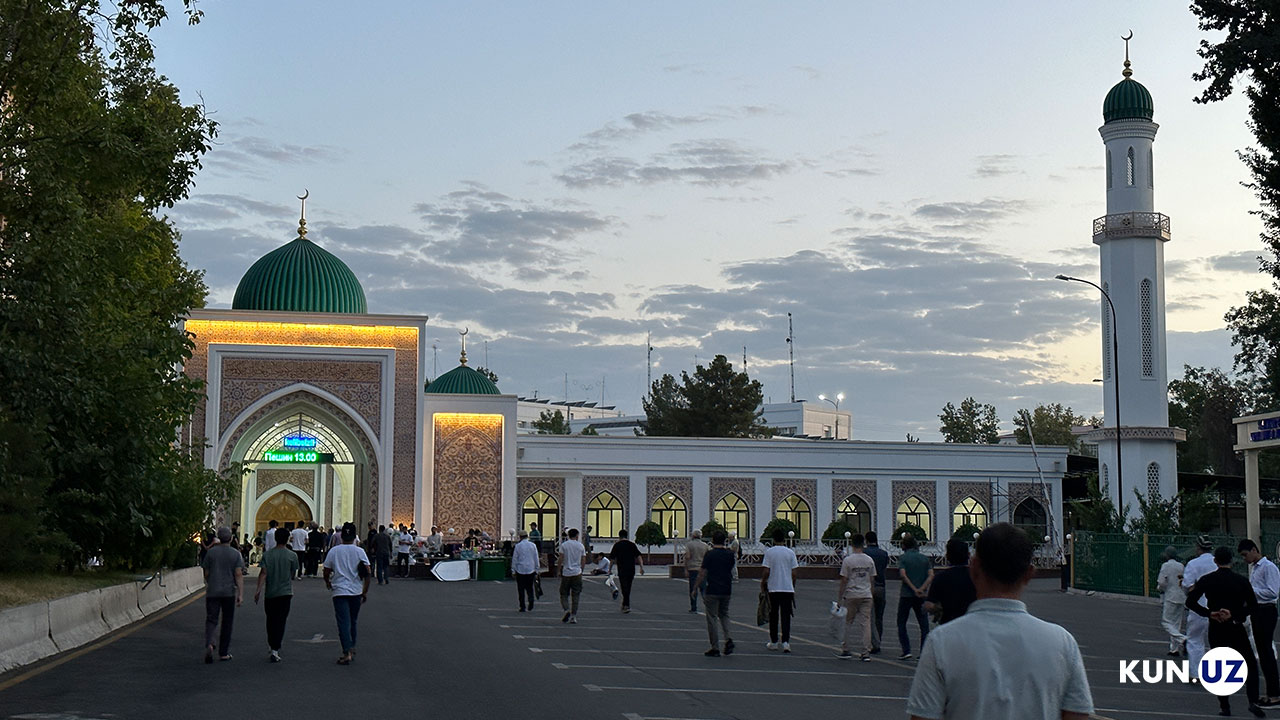 Fotojamlanma: O‘zbekiston masjidlarida Qurbon hayiti shukuhi